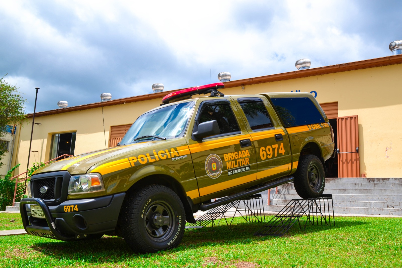 Consepro de Sobradinho apresenta caminhonete da Brigada Militar ...