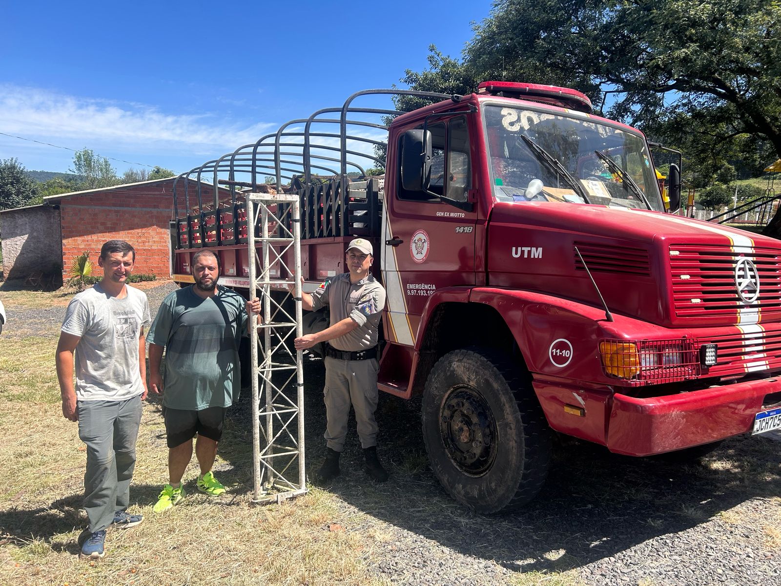 Bombeiros de Sobradinho e BM de Ibarama recebem doação de torres metálicas